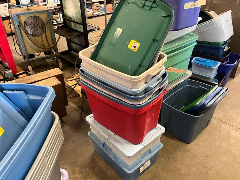 (10) Plastic Totes w/ Lids - Hamilton-Maring Auction Group