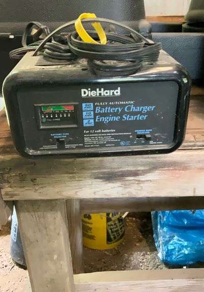 Die hard 50amp battery charger - Hamilton-Maring Auction Group