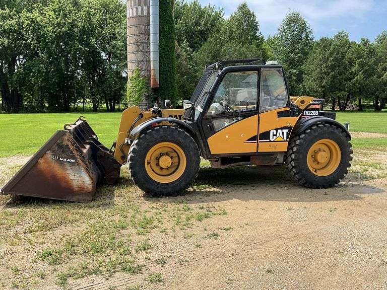 Caterpillar Model TH220 B Telehandler, 7519 Hrs, 5000 LB Lift, 10 ...