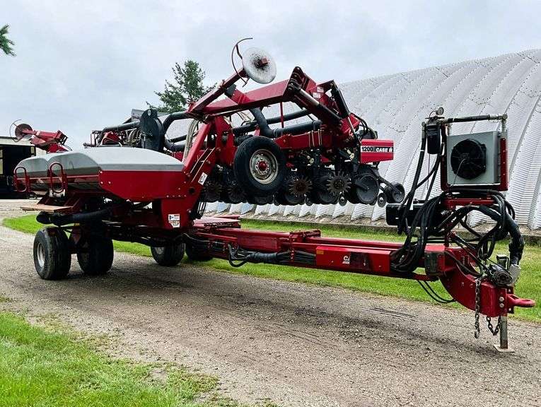 Case IH 1200 Center Pivot Planter, 12 Row 30”, PTO Pump, Row Cleaners ...