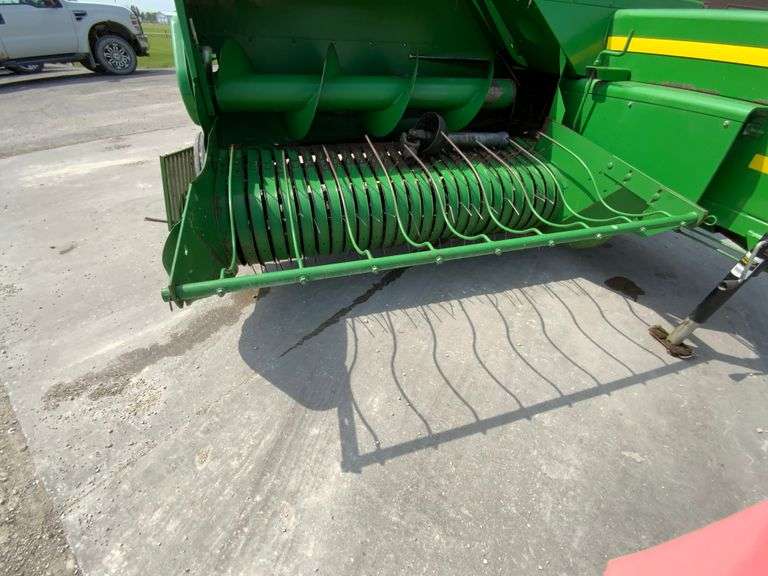 2004 John Deere 338 Square Baler, w/JD 42 w/Kicker, Low Bales - BALE ...