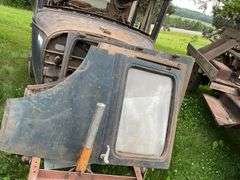 Ford Model T Body, Doors, Frame, Many Other Parts - Pulling Pole and ...