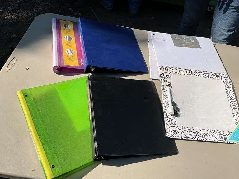 Tote of 3 ring binders, organizers - Hamilton-Maring Auction Group