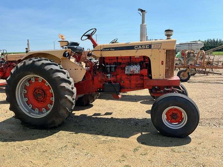 930 Case diesel comfort king tractor, 8 speed; battery, runs - Hamilton ...