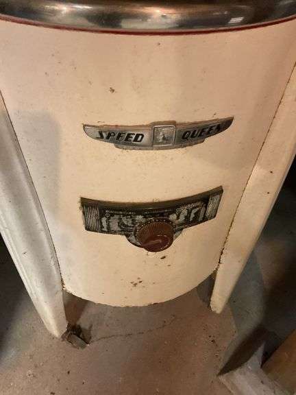 Vintage Speed queen wringer washer **Basement - Hamilton-Maring Auction ...