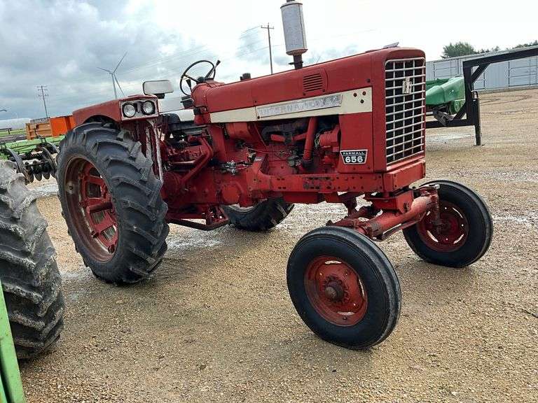 1969 Farmall 656 tractor, gas, WF, shows 6,9xx hours; 15.5x38 rears, 6 ...