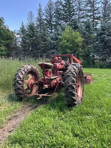 IH Farmall H w/loader, NF tractor; engine is not stuck - Hamilton ...