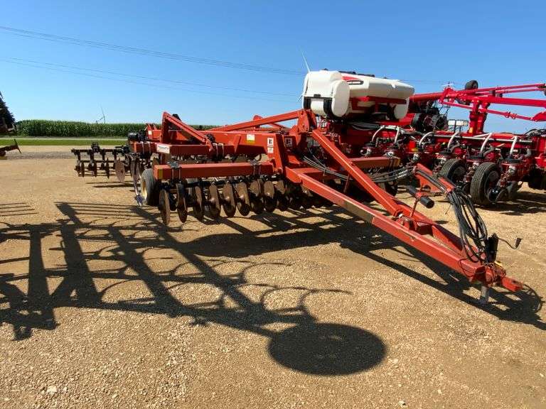 Krause Dominator 9 shank, disc ripper, 15ft, single point depth control ...