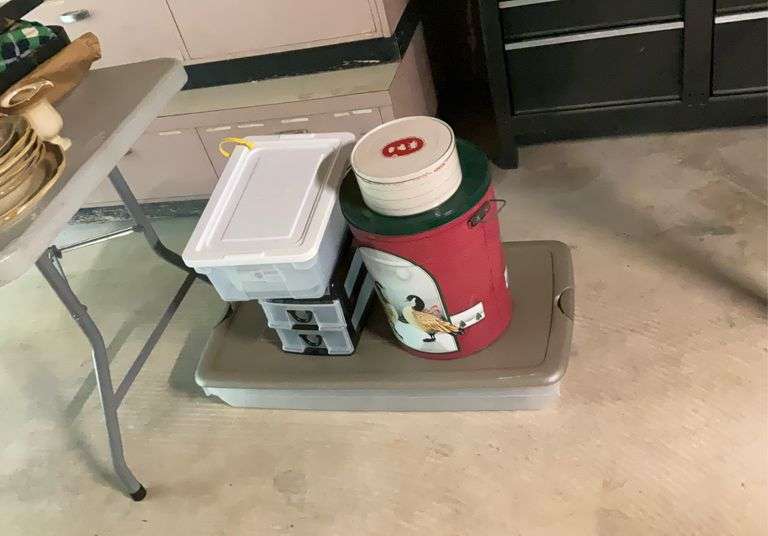 Storage containers **breezeway - Hamilton-Maring Auction Group