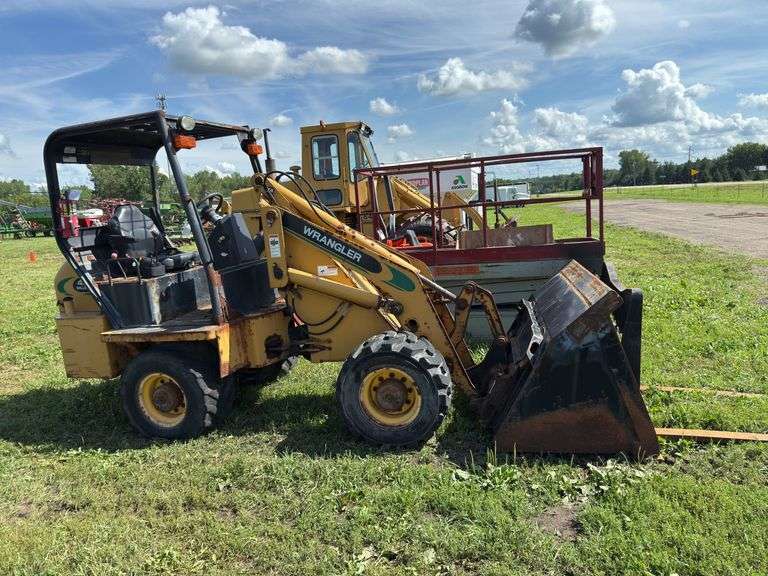 Willmar Wrangler 4450 Compact Front End Loader, Deutz BF4M2011 4 ...