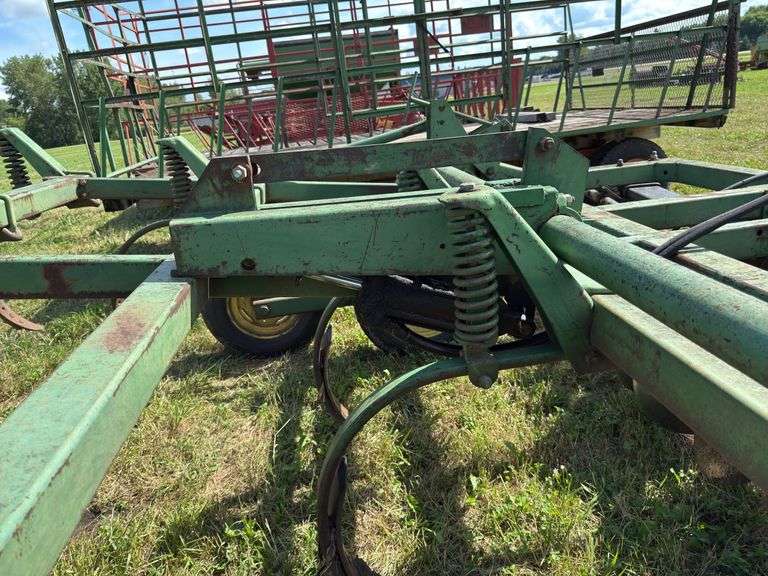 John Deere 1710 Disc Chisel Plow, 9 Shank, Walking Tandems, Good Points ...