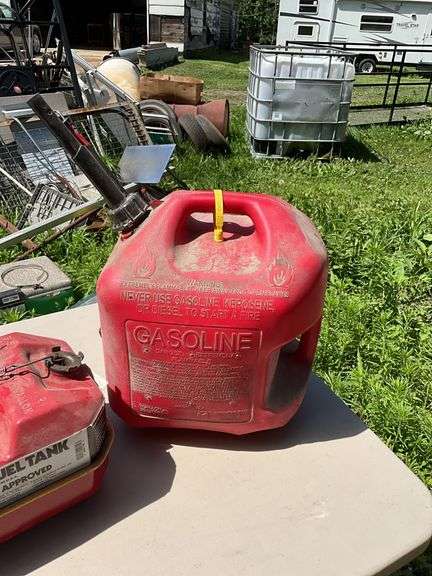 3 gas cans - Hamilton-Maring Auction Group
