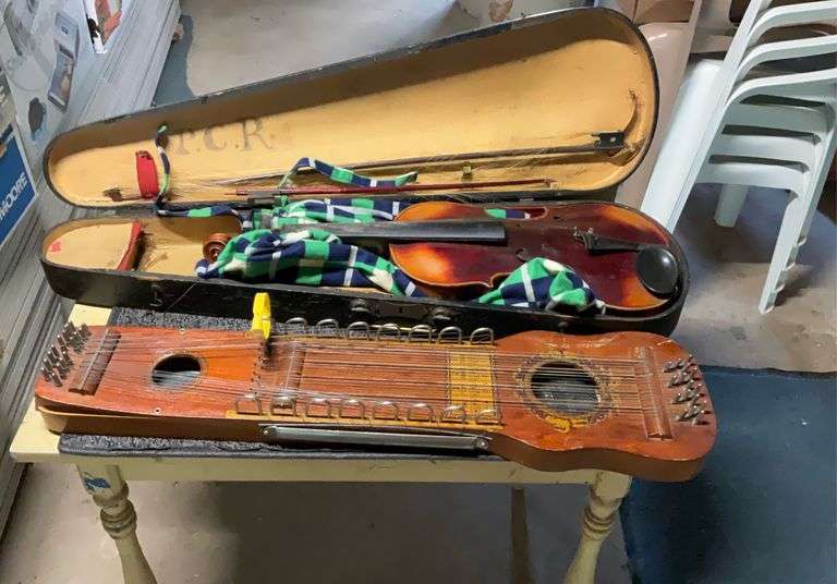 Antique Violin **Breezeway - Hamilton-Maring Auction Group