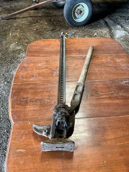 Handy man jack - Hamilton-Maring Auction Group