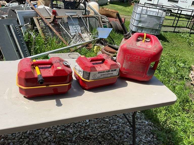 3 gas cans - Hamilton-Maring Auction Group