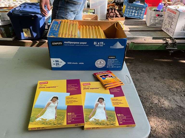 Box of photo paper - Hamilton-Maring Auction Group
