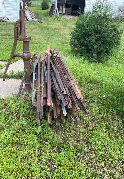 pile of steel fence posts - Hamilton-Maring Auction Group