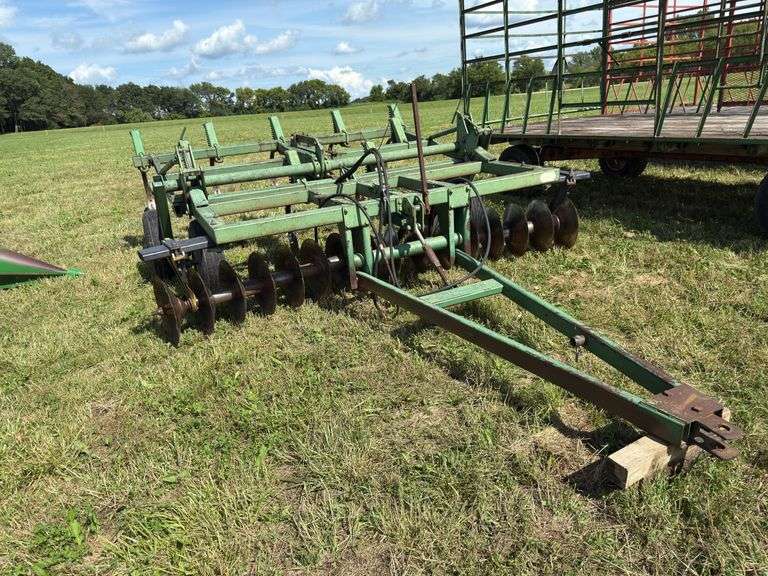 John Deere 1710 Disc Chisel Plow, 9 Shank, Walking Tandems, Good Points ...