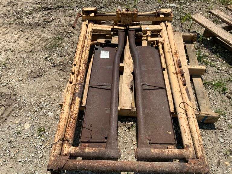 Foremost Head Gate - Hamilton-Maring Auction Group