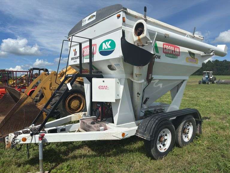 2005 Par-Kan Weigh Wagon Tandem Axle Trailer, Corner Auger, Weigh ...