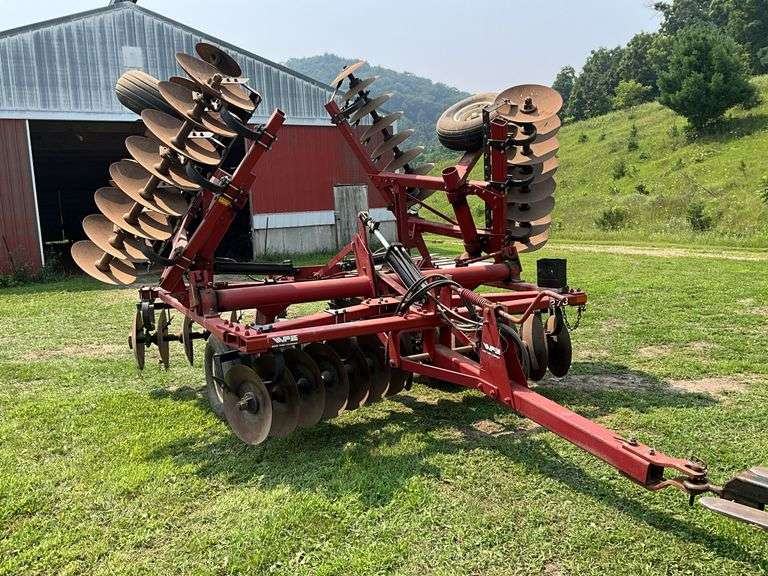 White 273 Rock Flex Disc, 20ft w/Rear Hitch - Hamilton-Maring Auction Group