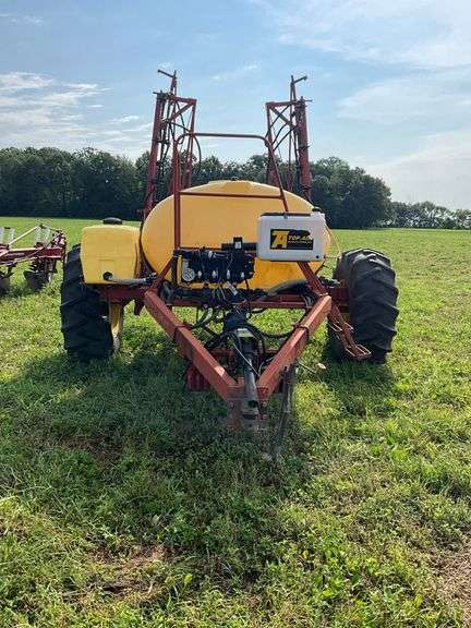 ***Top-Air Pull Type Sprayer, 750 Gallon Tank,60’ Booms,540 PTO Pump ...