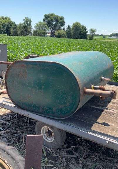 200 gallon fuel tank w/legs - Hamilton-Maring Auction Group