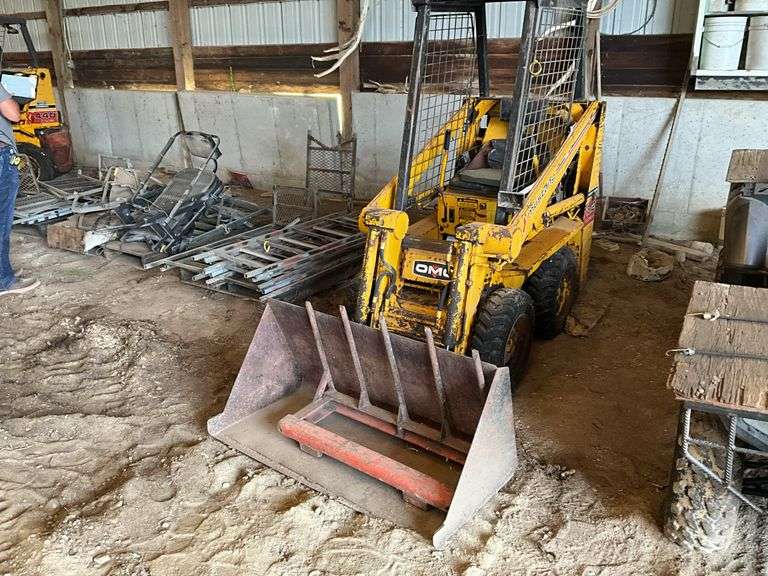 Mustang OMC 312 Skid Loader w/Bucket, Kohler 17hp Gas Motor, 3,814 ...