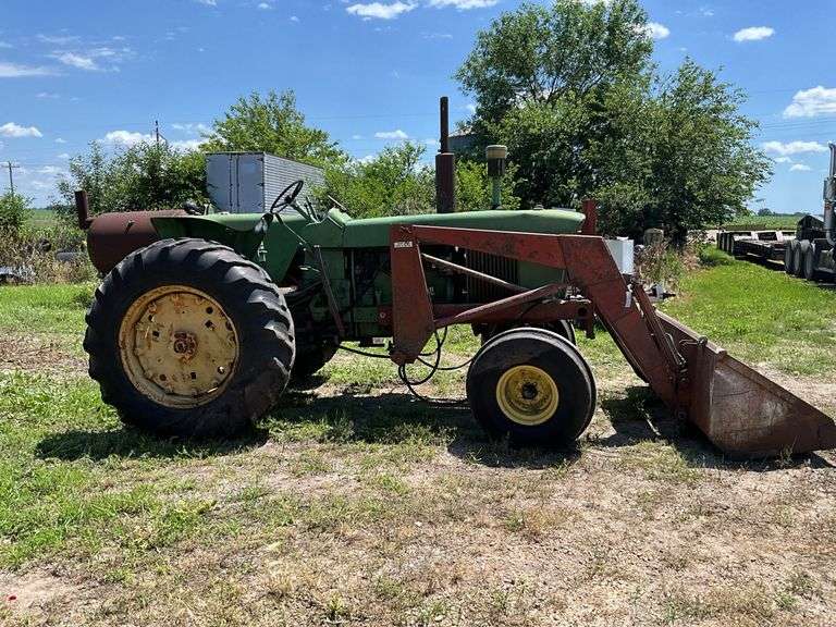 John Deere 4020 Gas Tractor with Hydraulic Loader, Fenders, Syncro ...