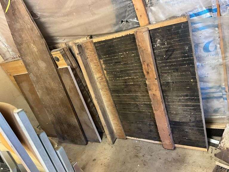 wooden plank board & slabs of slatted boards (5 pcs total) - Hamilton ...