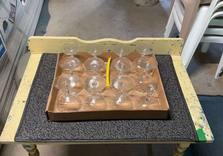 Flat of stemmed glassware **breezeway - Hamilton-Maring Auction Group