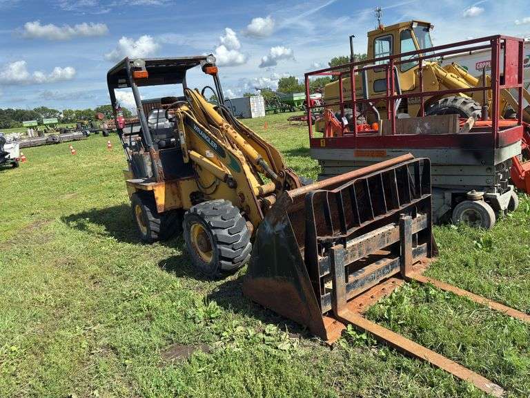Willmar Wrangler 4450 Compact Front End Loader, Deutz BF4M2011 4 ...
