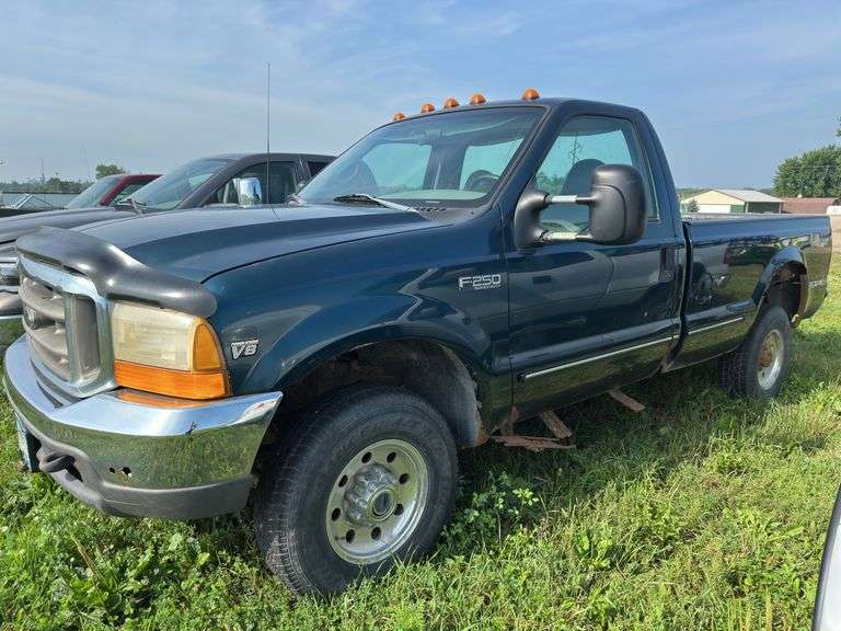 1999 Ford F-250 Super Duty Regular Cab Pickup, 7.3 Diesel Engine, 5 Spe ...