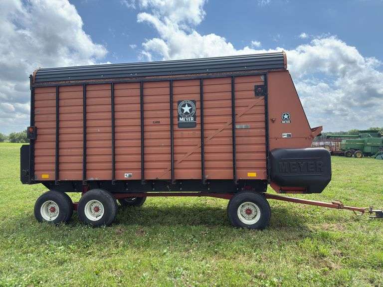 Meyers 4216 Forage Chopper Box, Front & Rear Unload, 16', Steel Roof ...