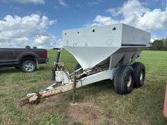 Willmar Pull Type Fertilizer Spreader, 40’ Spread, Tandem Axle, 16.5L ...