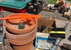 Antenna, clay pots, electronic relays, transformers, CD holders ...