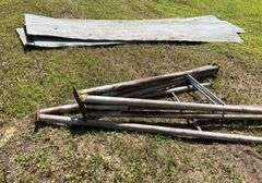 4 triangle support posts - Hamilton-Maring Auction Group