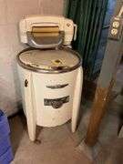 Vintage Speed queen wringer washer **Basement - Hamilton-Maring Auction ...