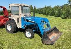 Ford New Holland 1620 compact tractor MFWD with 7108 loader, soft cab ...