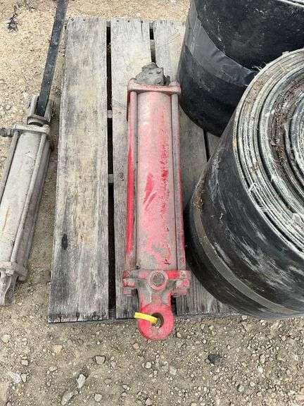 red hyd cylinder - Hamilton-Maring Auction Group