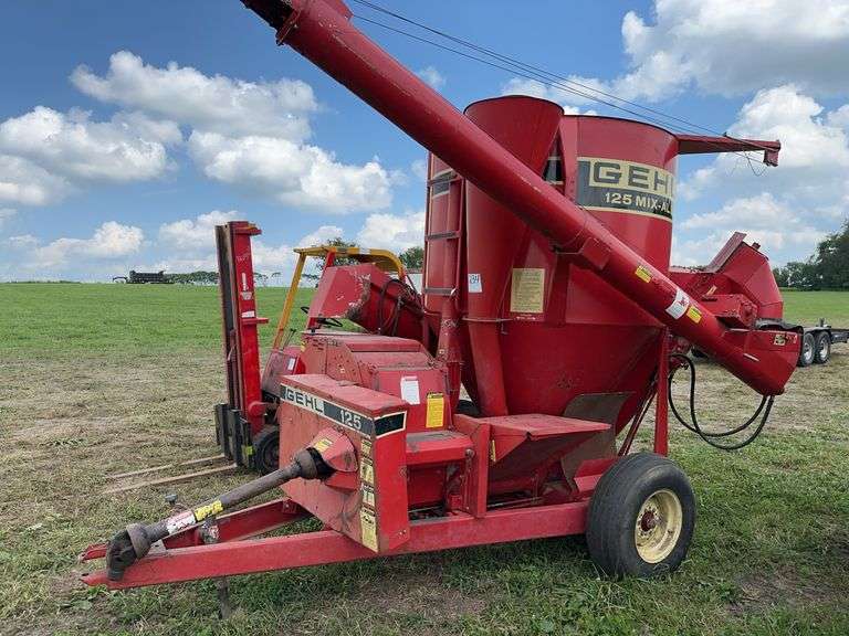 Gehl 125 Mix-All Mixer Mill, Magnets, Orbital Load/Unload, 540 PTO, 2 ...