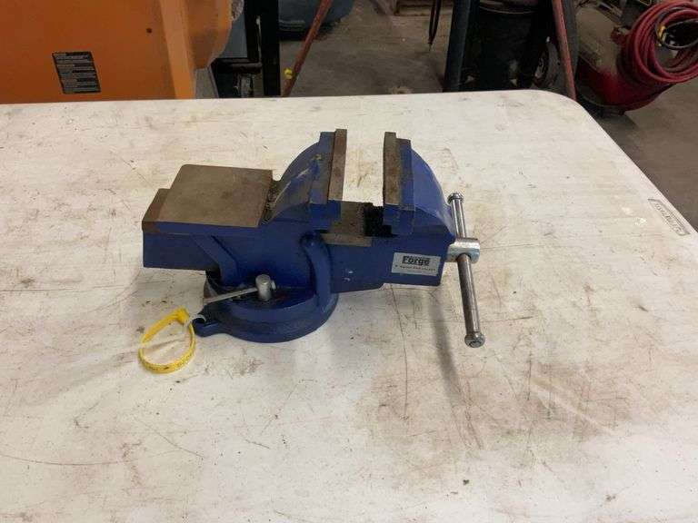 Central forge 5" swivel vise & anvil - Hamilton-Maring Auction Group