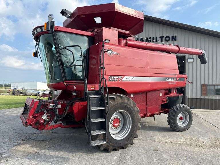 2007 CIH 2577 Combine - 4,084 eng, 3,011 rotor; 800# rear weights ...