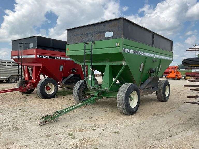 Green Brent 640 wagon - Hamilton-Maring Auction Group