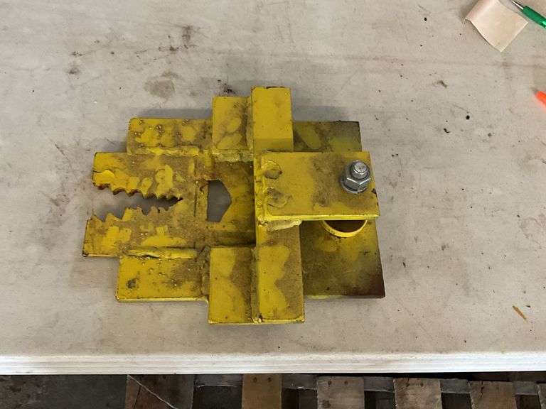 Tree puller plate - Hamilton-Maring Auction Group