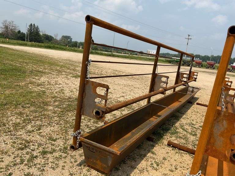 (1) 24' feeder gate - Hamilton-Maring Auction Group