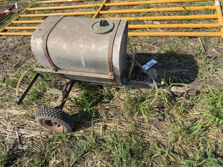 John Deere Pull Type Lawn Sprayer - Hamilton-Maring Auction Group