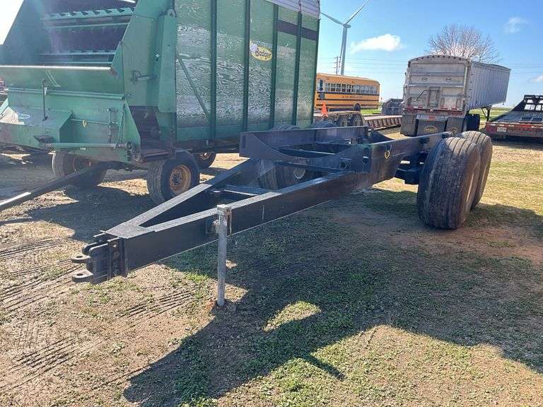 Running gear, heavy duty, tandem axel, did have manure tank on it ...