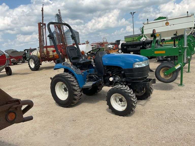New Holland TC24D Utility Tractor; Diesel; runs as it should ** manual ...