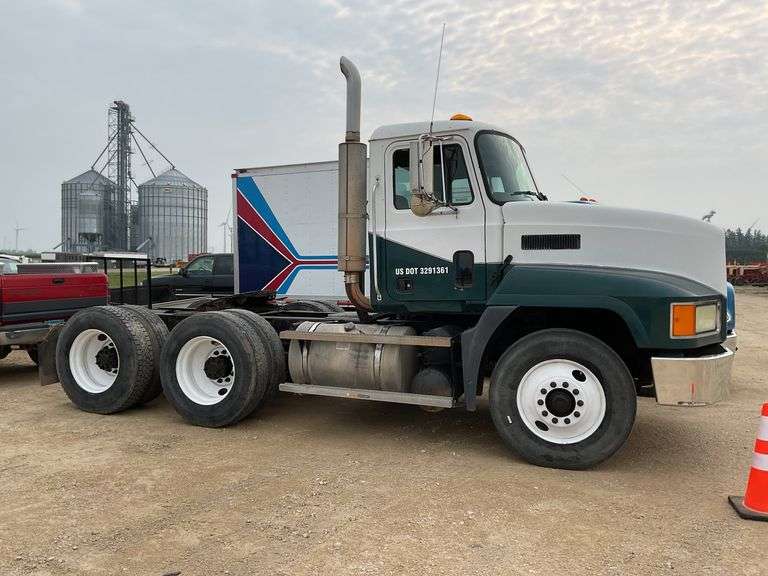 ** 2003 Mack CH600, E7 Engine, Eaton Fuller 10sp auto shift ...